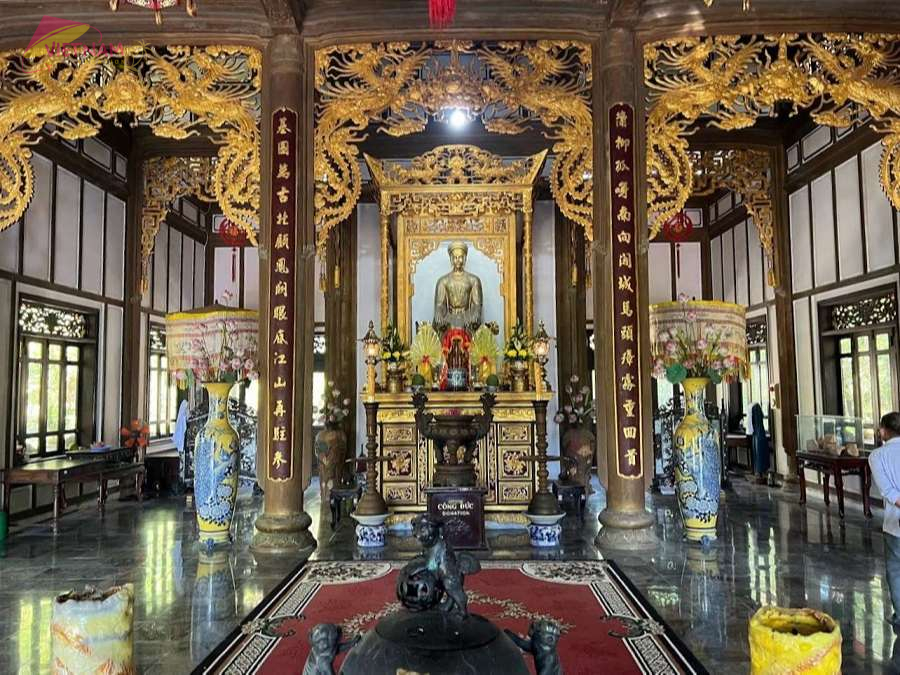 Huyen Tran Princess Temple Hue - Vietnamvacation