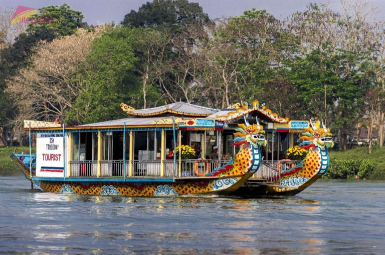 Hue Dragon Boat Trip On The Perfume River - Vietnamvacation