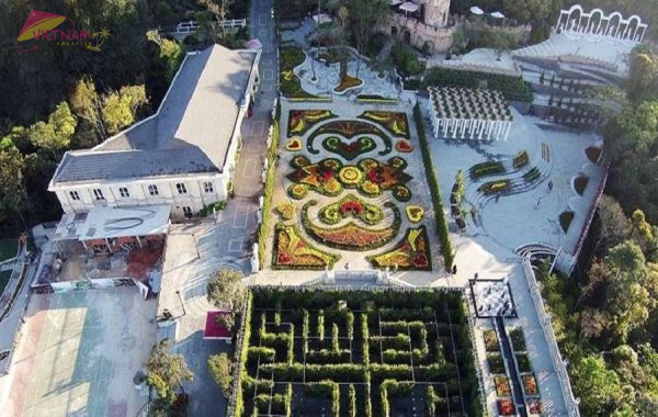 Le Jardin D'Amour - Ba Na Hills Flower Garden - Vietnamvacation